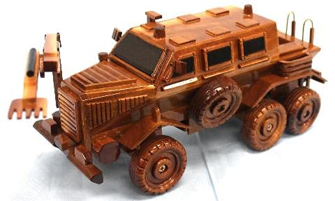 MRAP Cougar Mahogany Wood Desktop trucks Model – Tesaut Models